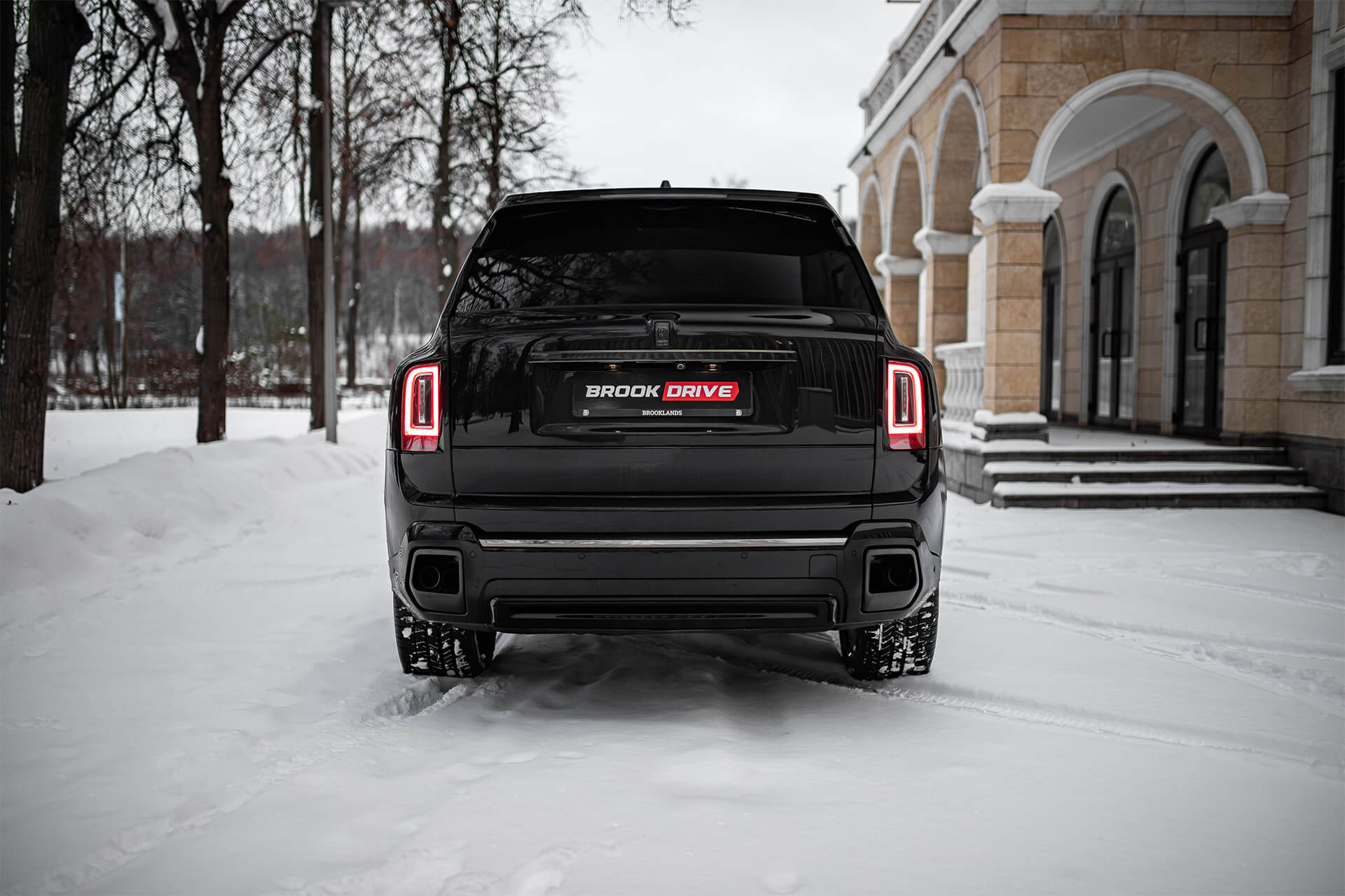 Rent Rolls-Royce Cullinan Restyling in Moscow: from 114990 RUB/day. No ...